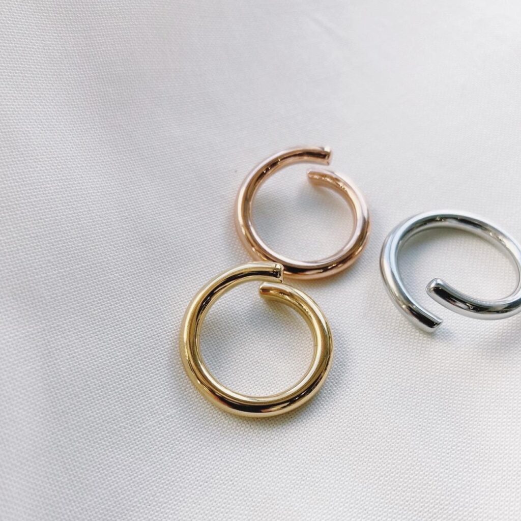 swarovski C ring | Rakii online shop